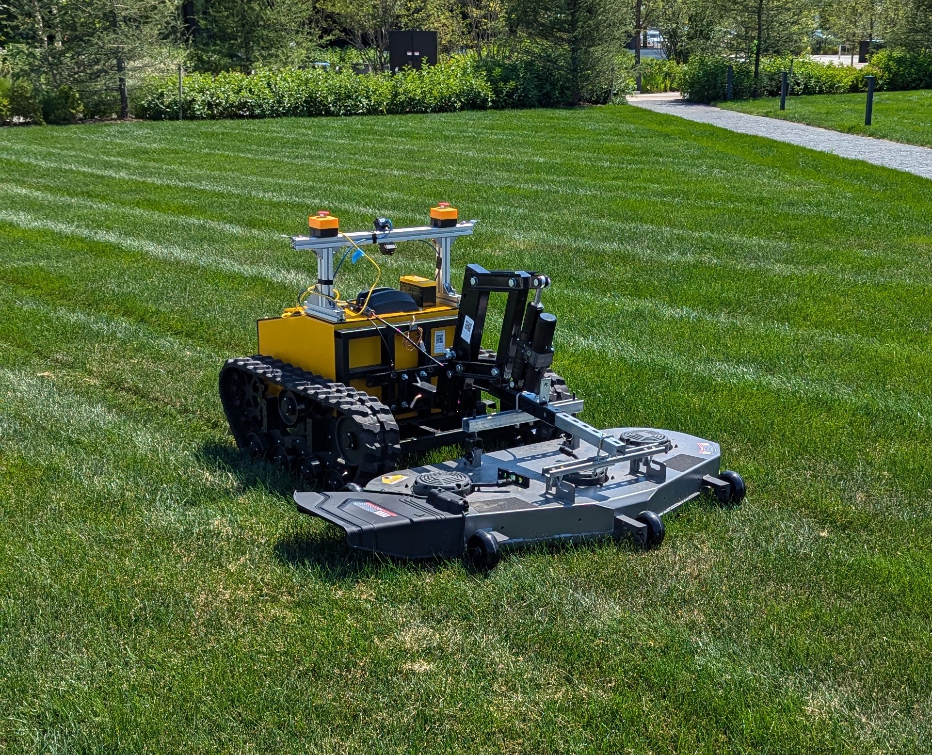 Autonomous Grounds Maintenance Robots | Snowbotix - Multi-Utility ...